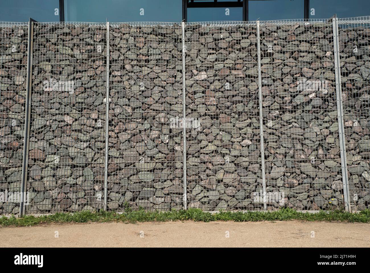 Wire mesh galvanised steel wire hi-res stock photography and images - Alamy
