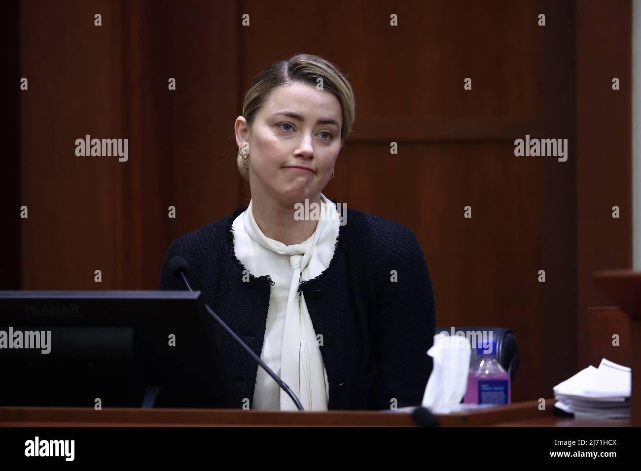 Johnny depp court stand hi-res stock photography and images - Alamy