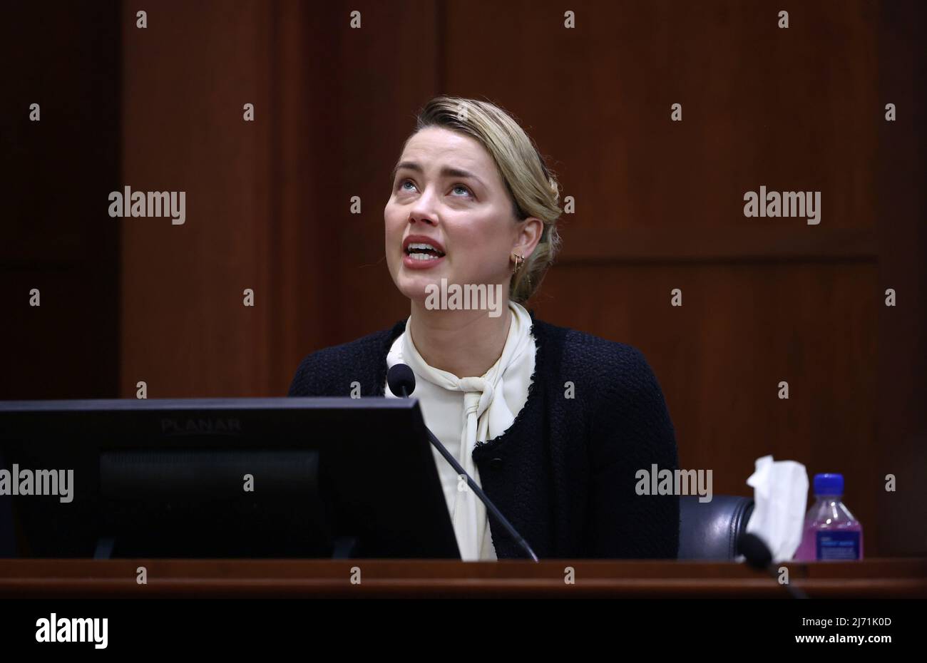 Johnny depp court stand hi-res stock photography and images - Alamy