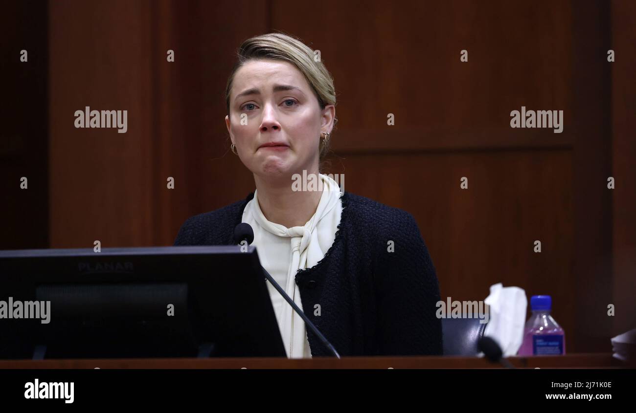 Johnny depp court stand hi-res stock photography and images - Alamy