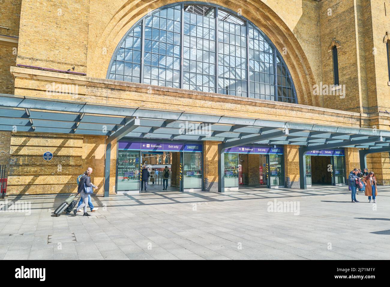 King's Cross rail station, London, England Stock Photo - Alamy