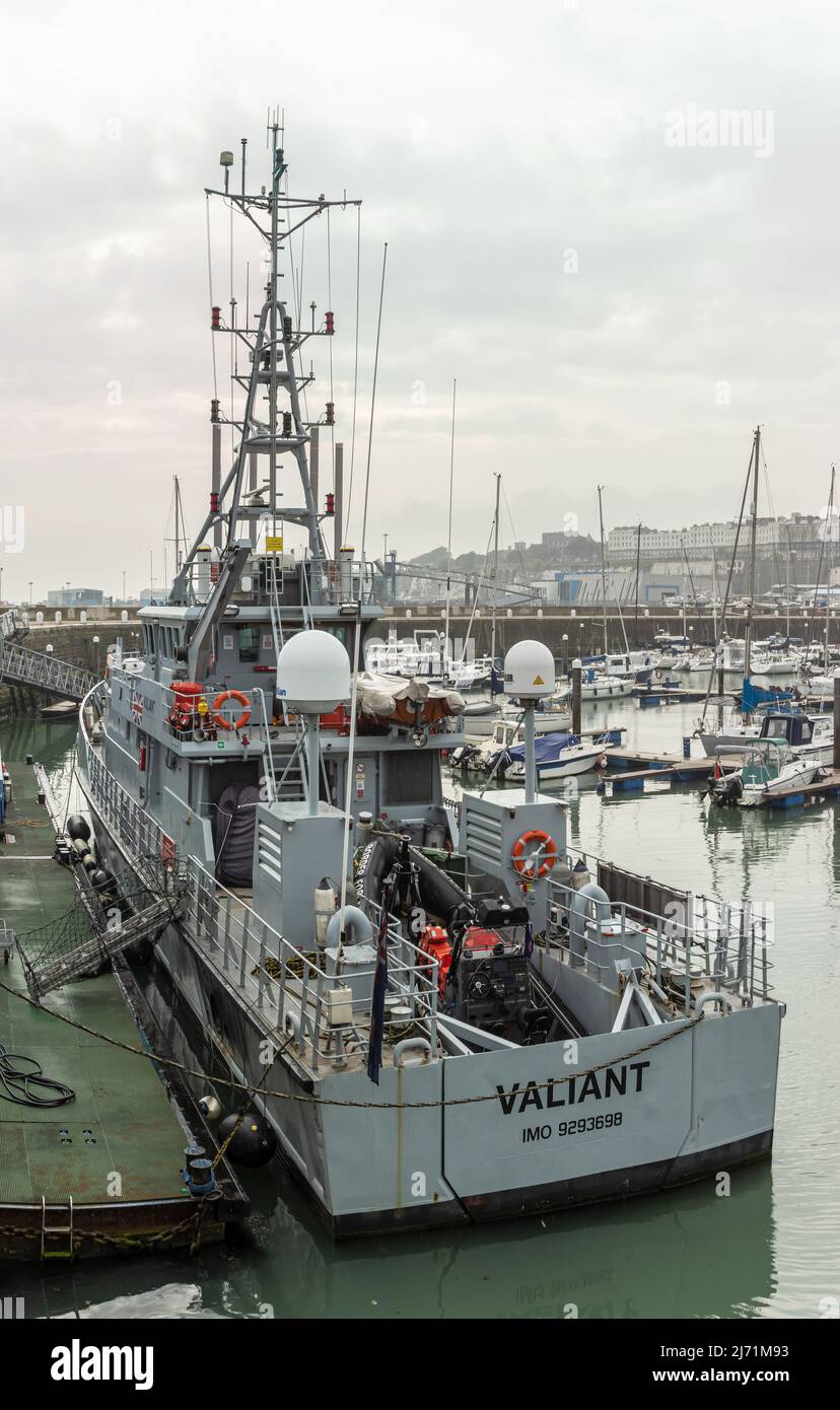 Border force vessel channel hi-res stock photography and images - Alamy