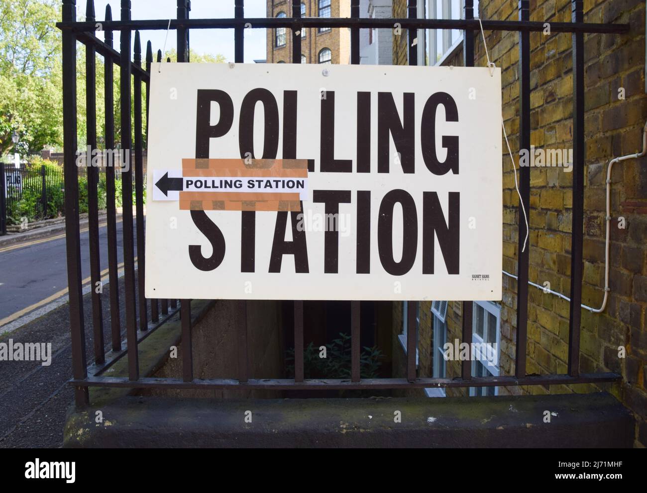 Central counting station hi-res stock photography and images - Alamy