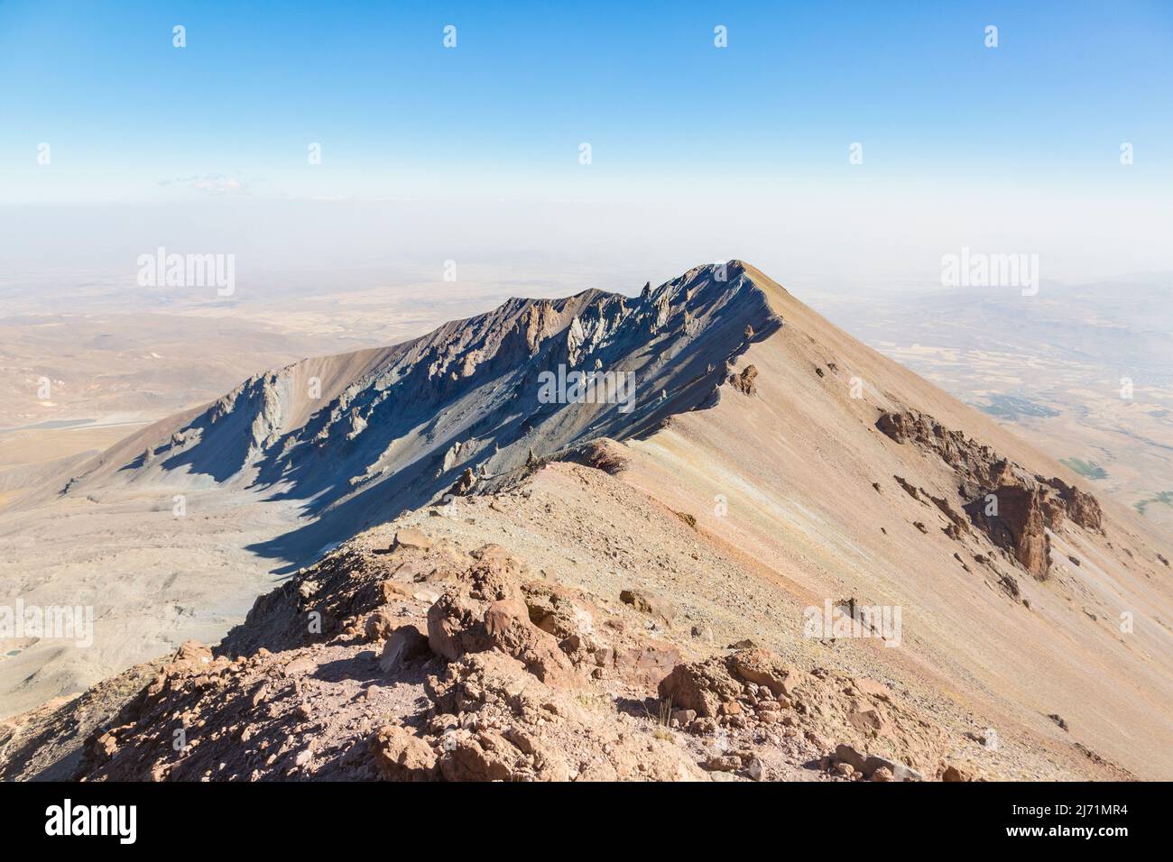 Erciyes Dagi has erupted basalt, basaltic andesite, andesite, dacite ...