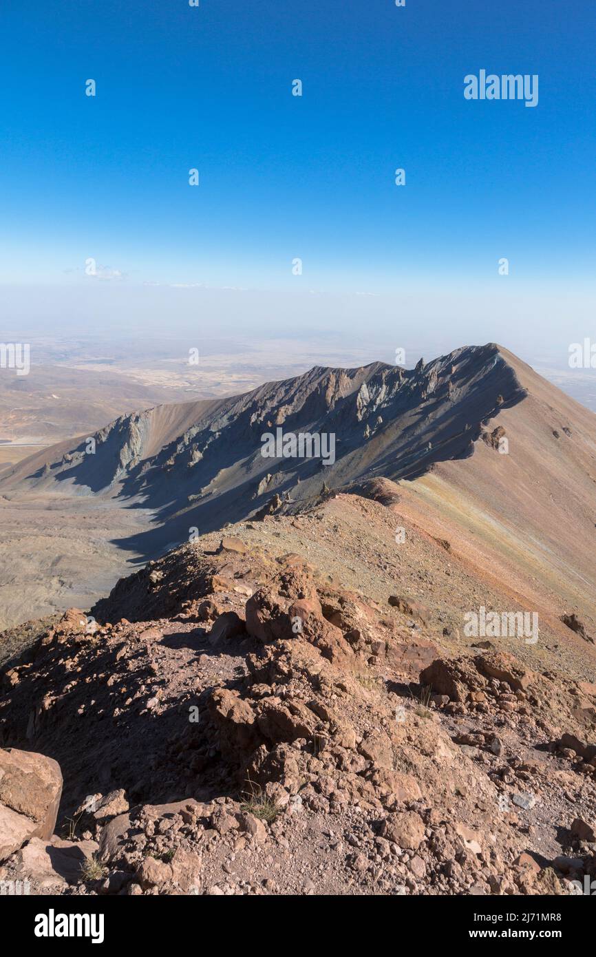 Erciyes Dagi has erupted basalt, basaltic andesite, andesite, dacite ...