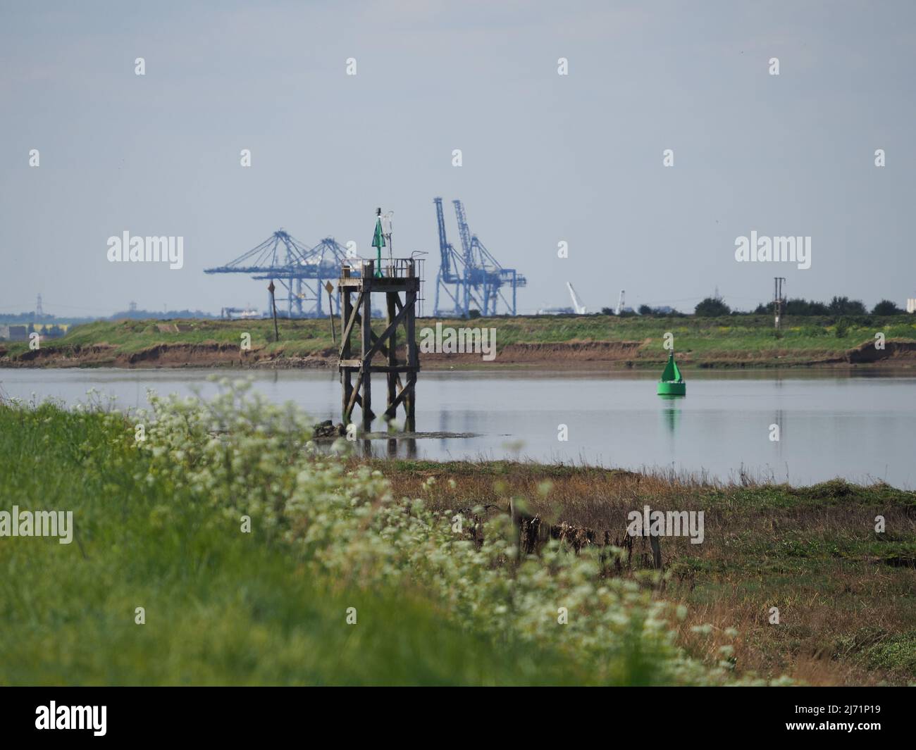 Iwade, Kent, UK. 5th May, 2022. UK Weather: warm weather and very light ...