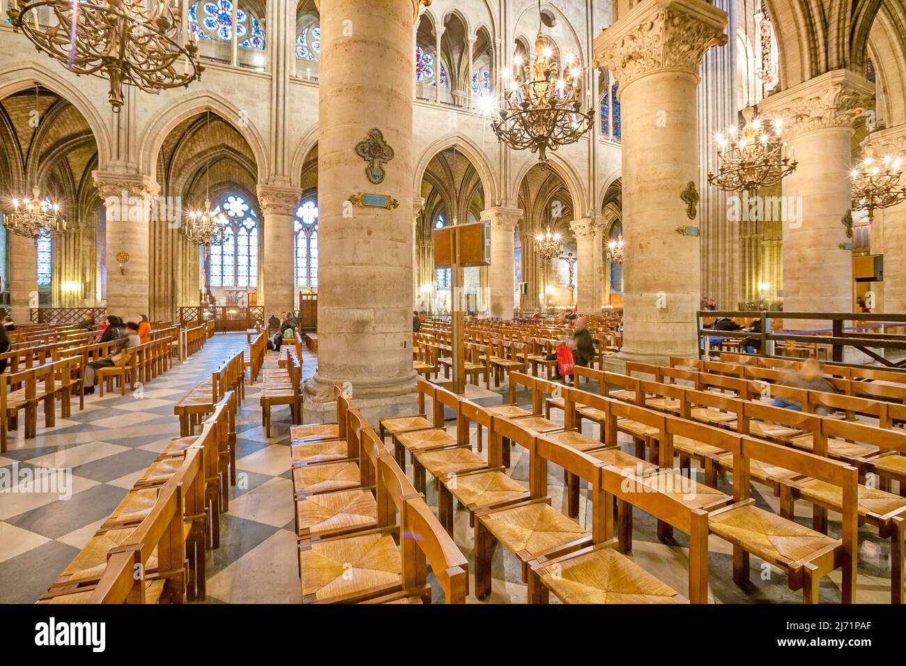 Cathedral notre dame paris interior hi-res stock photography and images ...