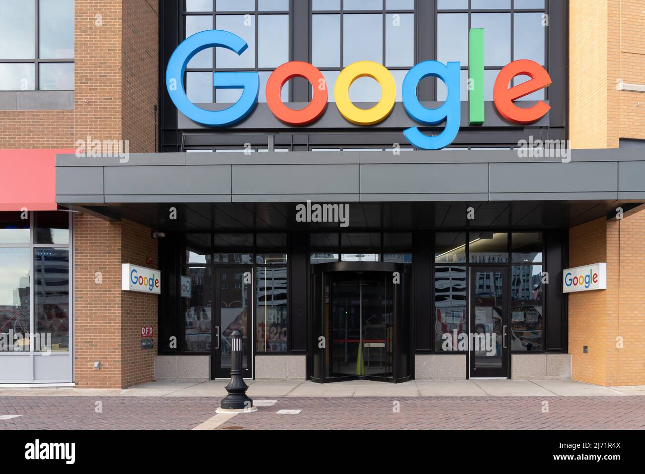 Google entrance hi-res stock photography and images - Alamy