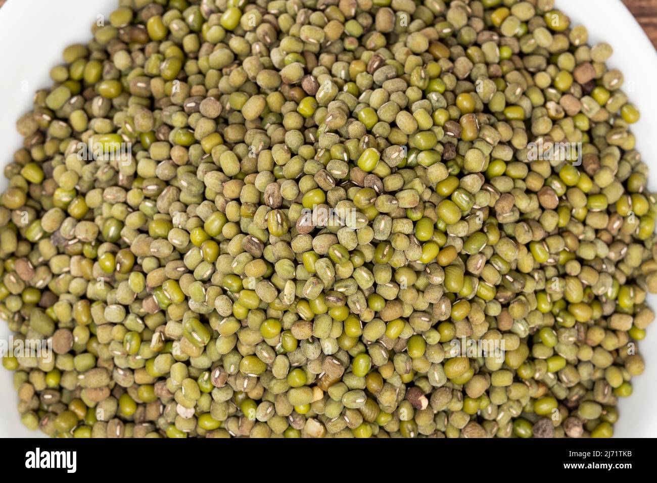Vigna Radiata - Raw organic green mung beans Stock Photo - Alamy