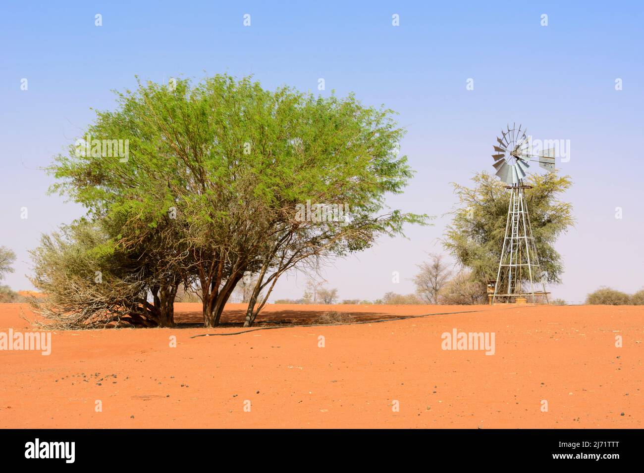 Wind turbine (windmill) and water storage tank for extracting ...