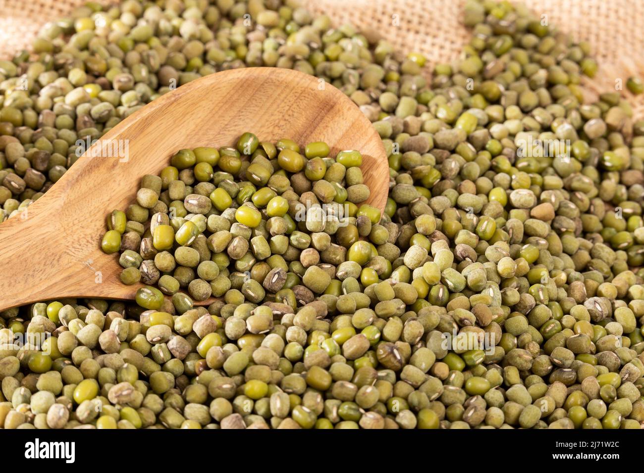 Vigna Radiata - Raw organic green mung beans Stock Photo - Alamy