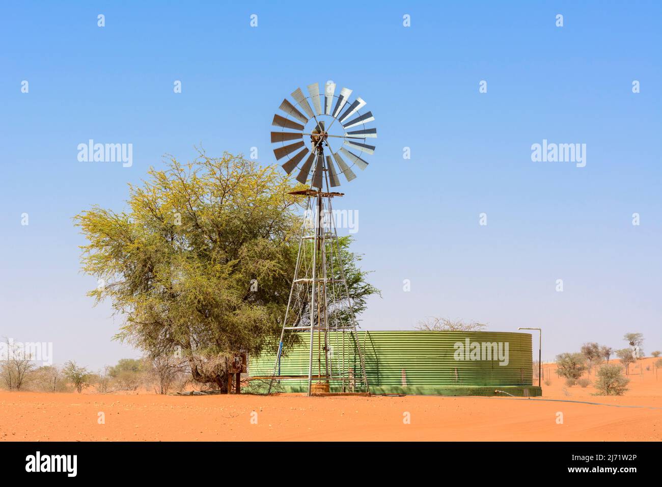 Wind turbine (windmill) and water storage tank for extracting ...