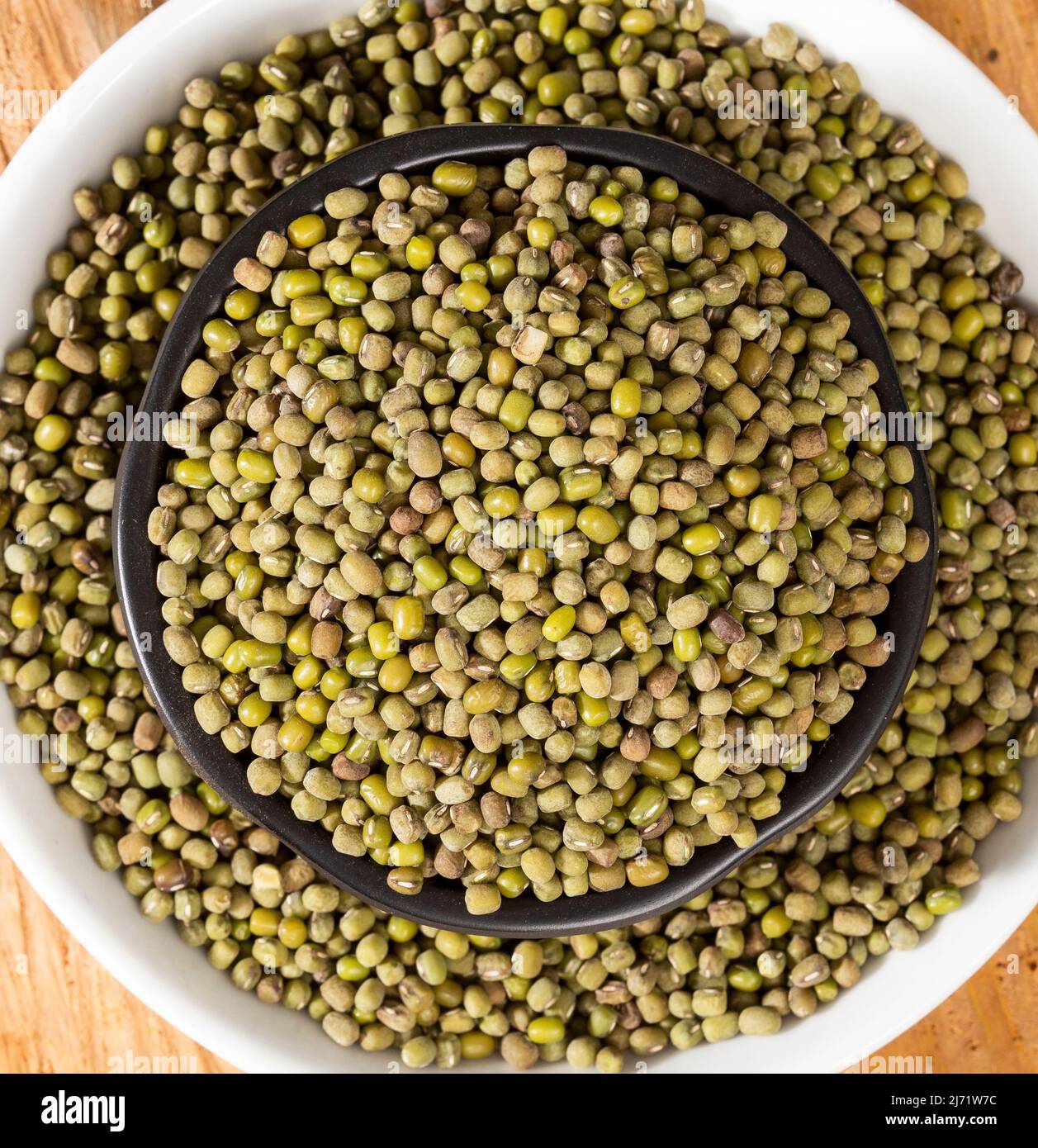 Vigna Radiata - Raw organic green mung beans Stock Photo - Alamy