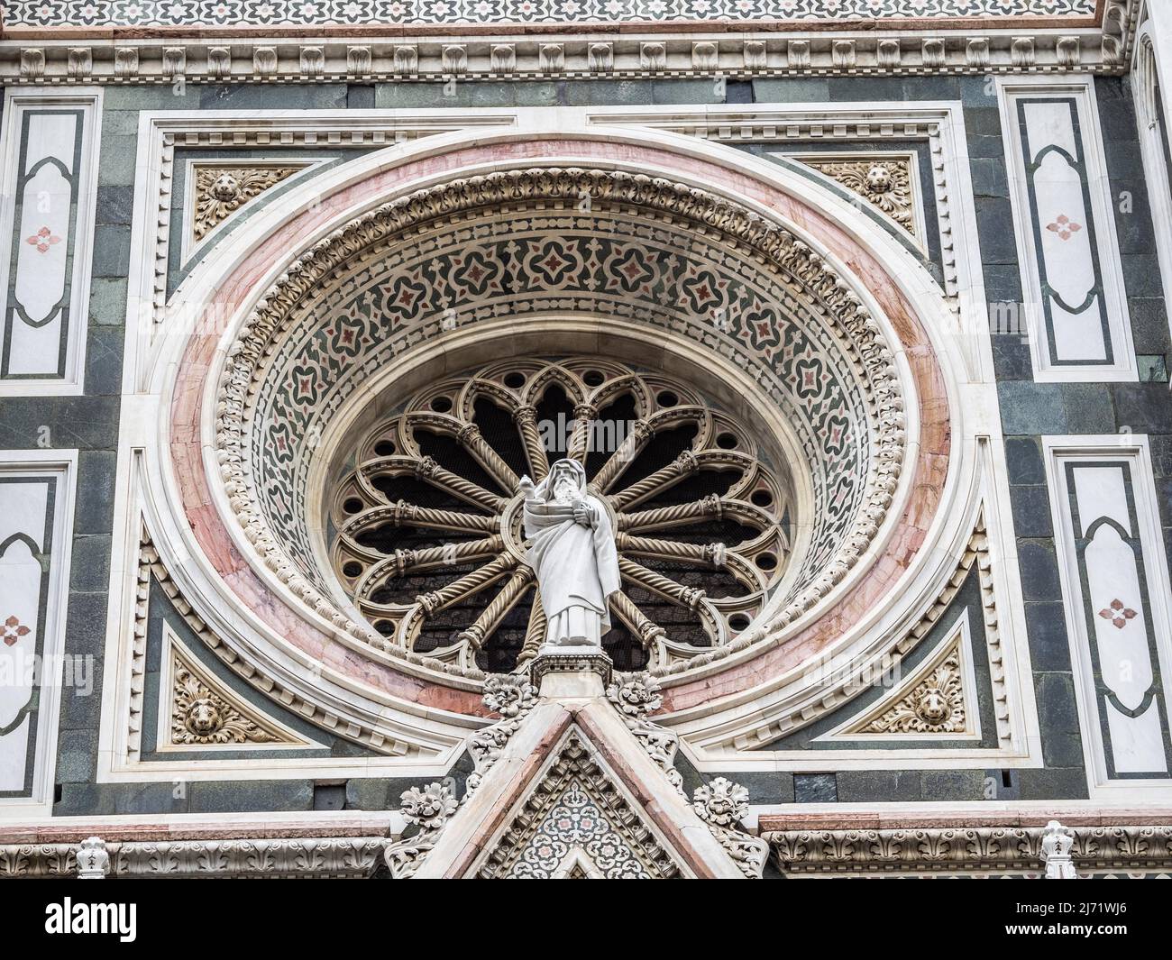 Kathedrale Santa Maria del Fiore, kunstvolle Steinmetzarbeit ...