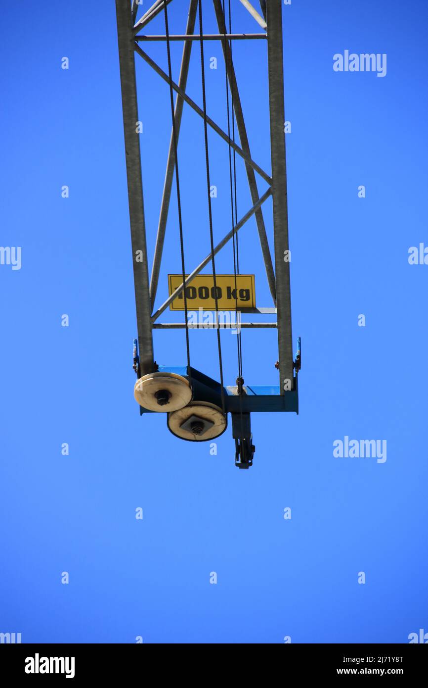 Crane off load hi-res stock photography and images - Alamy