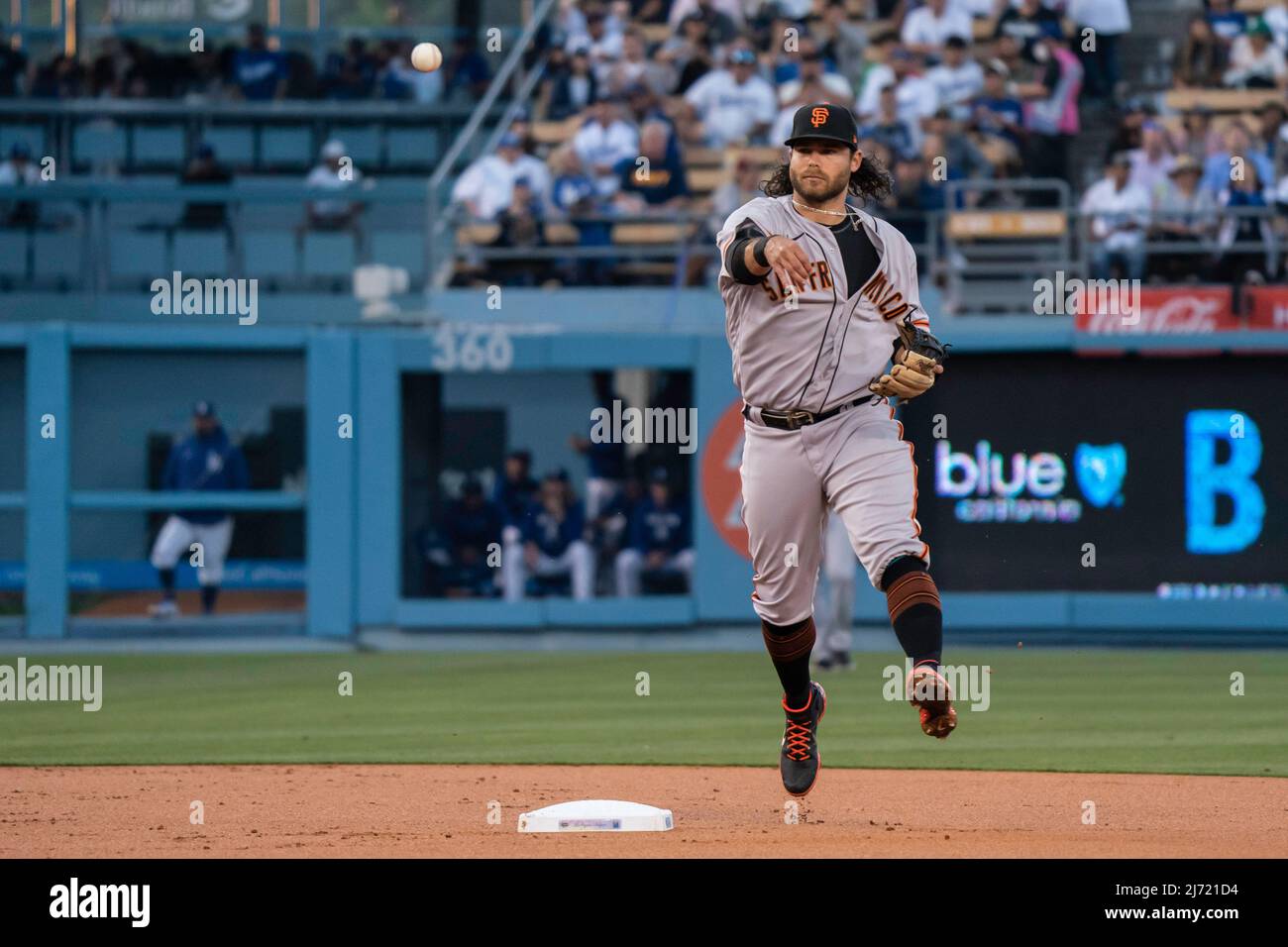 San Francisco Giants shortstop Brandon Crawford (35) throws to first ...