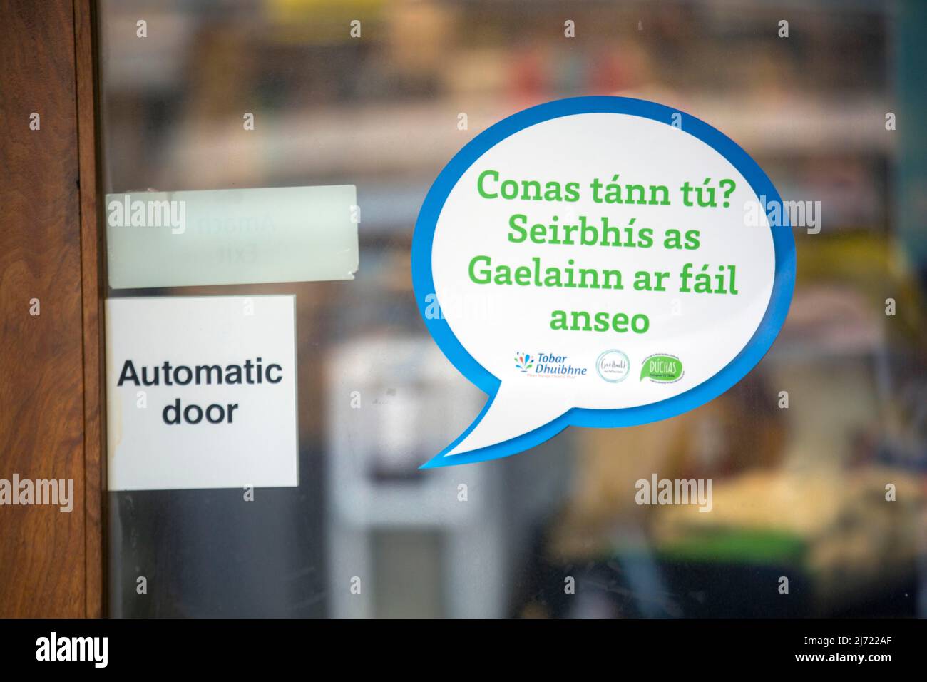 Irish language sign hi-res stock photography and images - Alamy