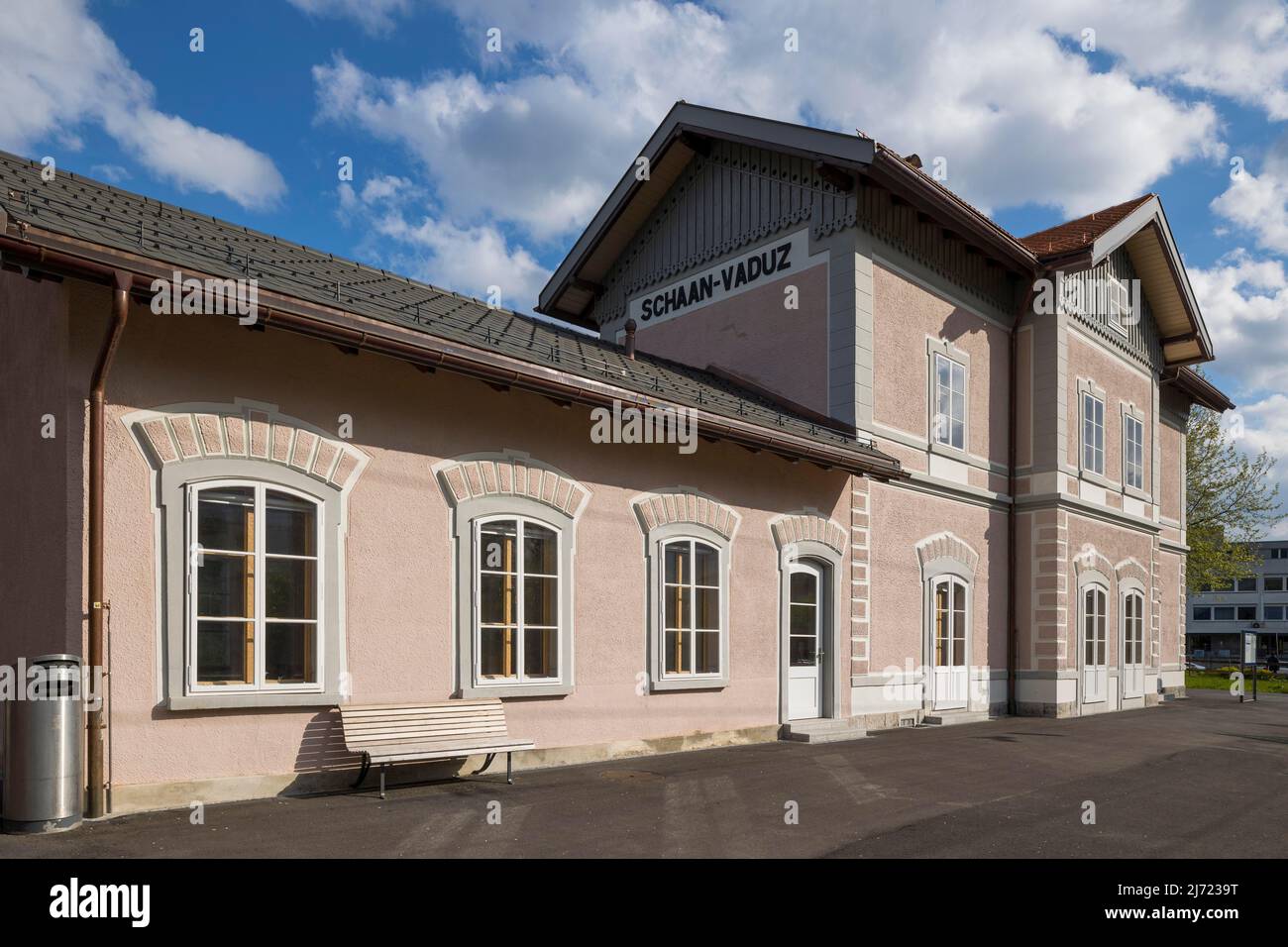 Architektur, Gebaeude, Bahnhof Schaan-Vaduz, Liechtenstein Stock Photo ...