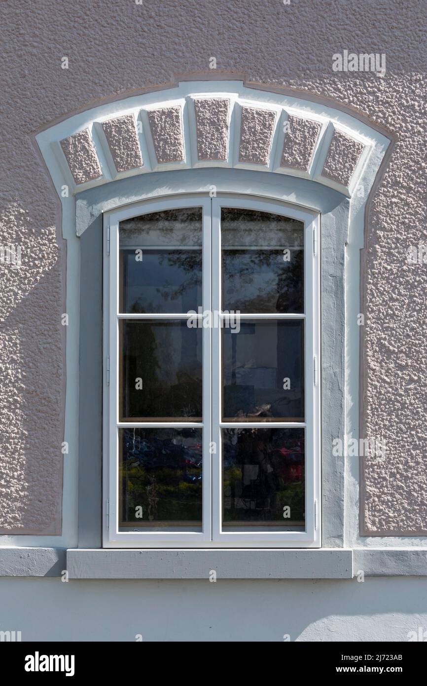 Fenster, Gebaeude, Architektur, Bahnhof Schaan-Vaduz, Liechtenstein ...