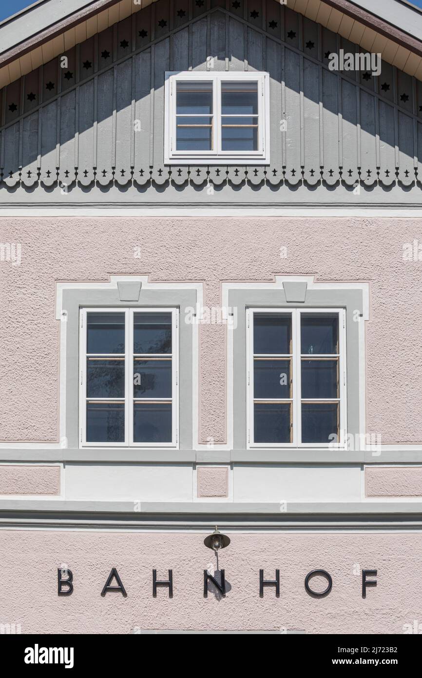 Fenster, Gebaeude, Architektur, Bahnhof Schaan-Vaduz, Liechtenstein ...