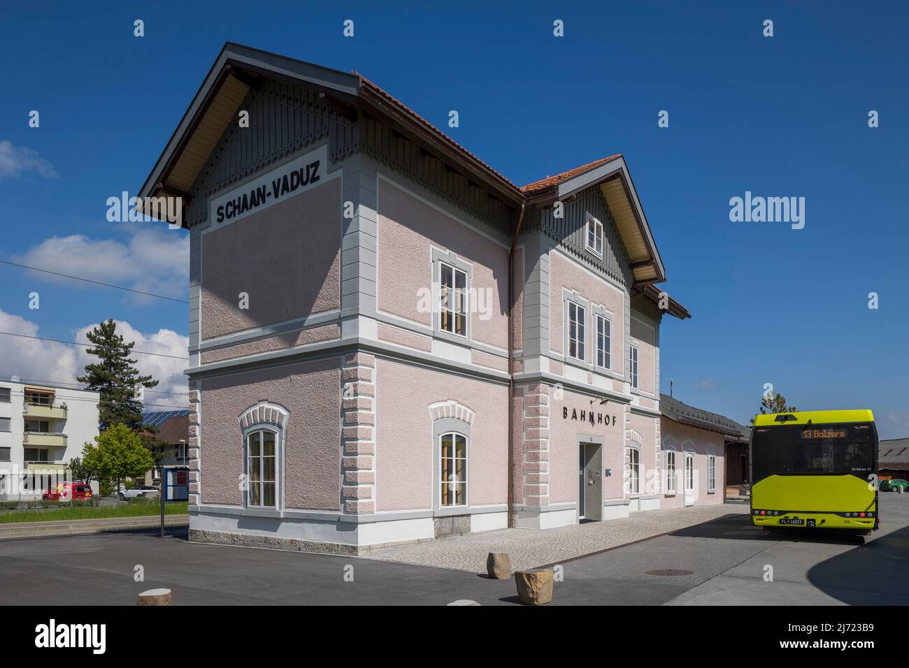 Autobus, Architektur, Gebaeude, Bahnhof Schaan-Vaduz, Liechtenstein ...