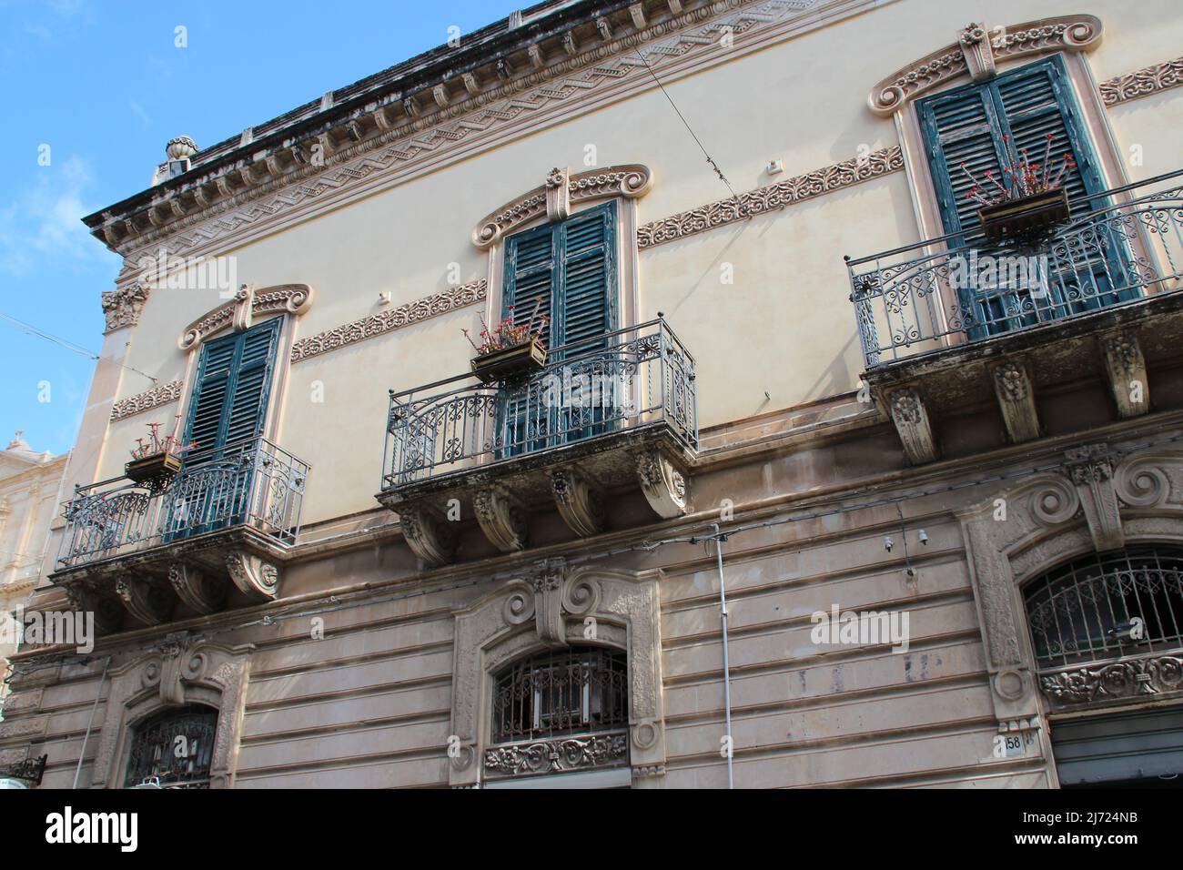Maison sicile hi-res stock photography and images - Alamy