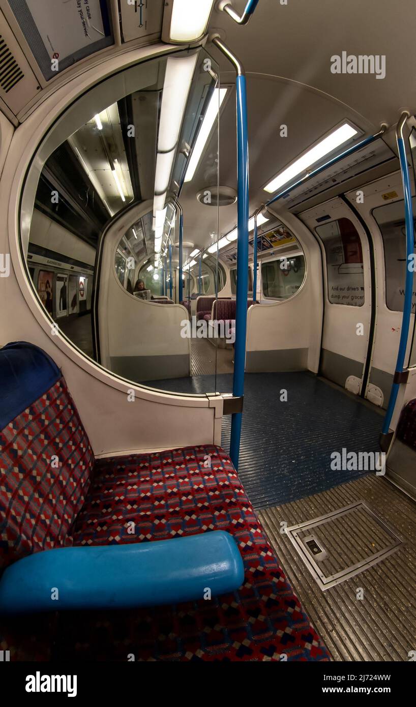 London, United Kingdom - April 01, 2007: Interior of Victoria line ...