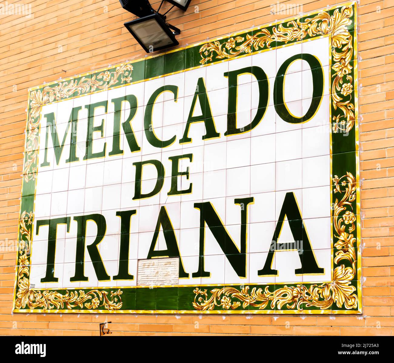 Mercado de triana sign hi-res stock photography and images - Alamy