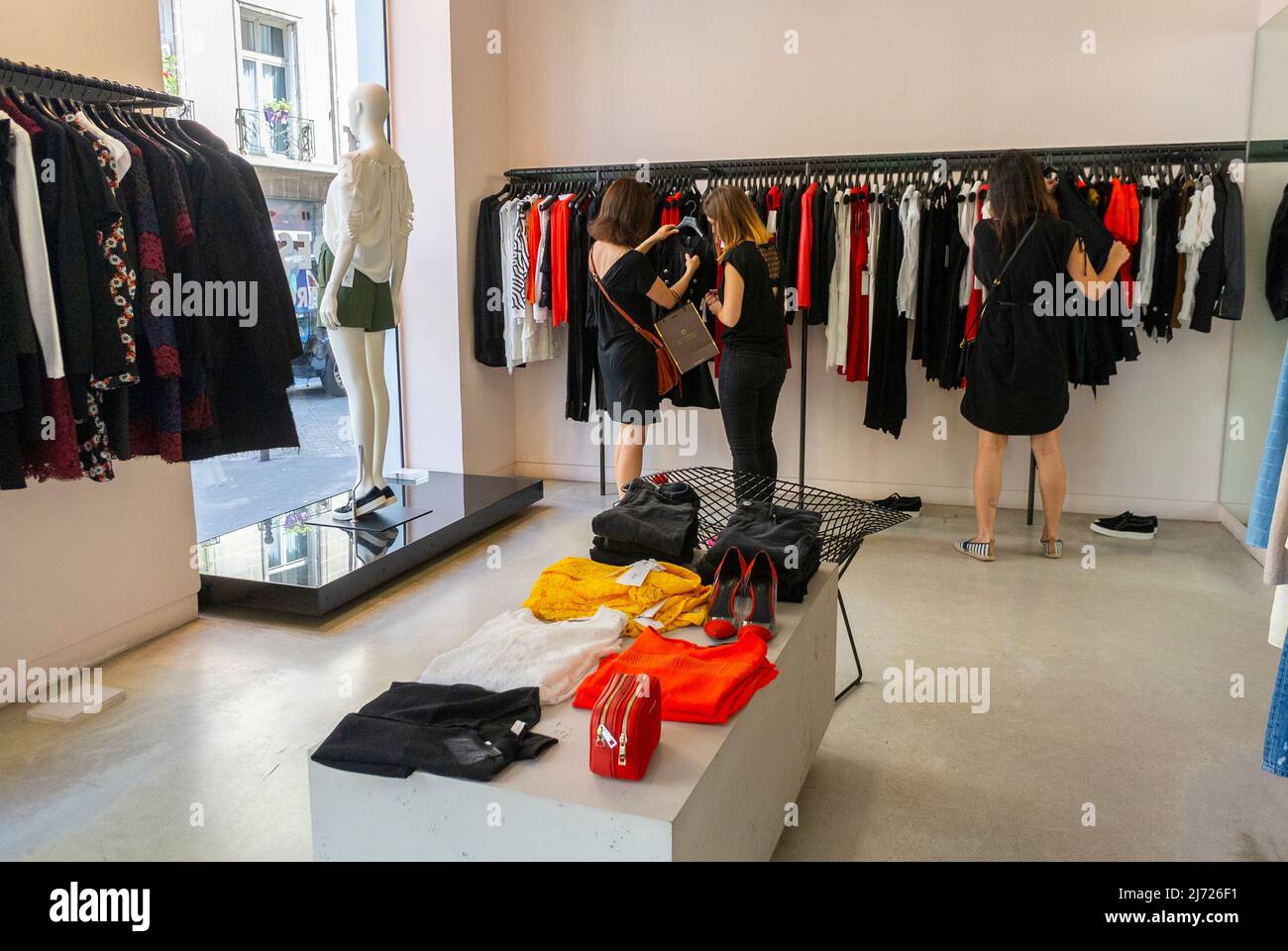 Sandro paris shop hi-res stock photography and images - Alamy