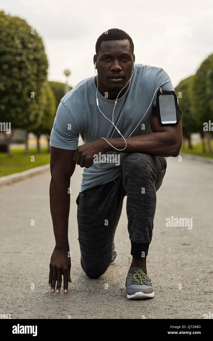 Sprinter getting ready start hi-res stock photography and images - Alamy