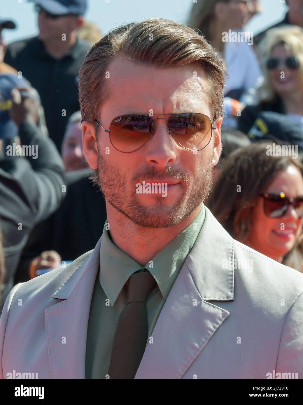 Glen powell top gun hi-res stock photography and images - Alamy