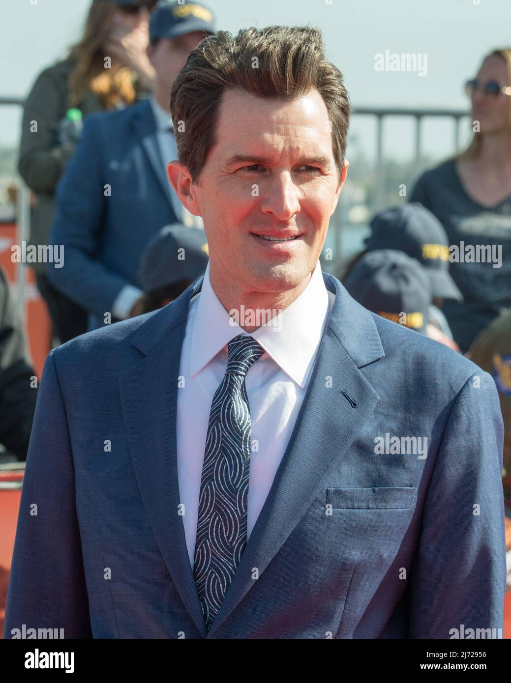 Joseph kosinski top gun hi-res stock photography and images - Alamy