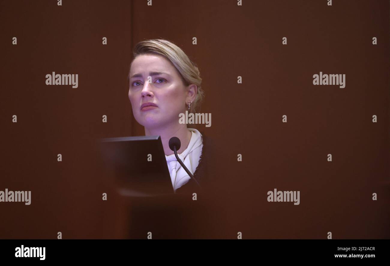 Johnny depp court stand hi-res stock photography and images - Alamy