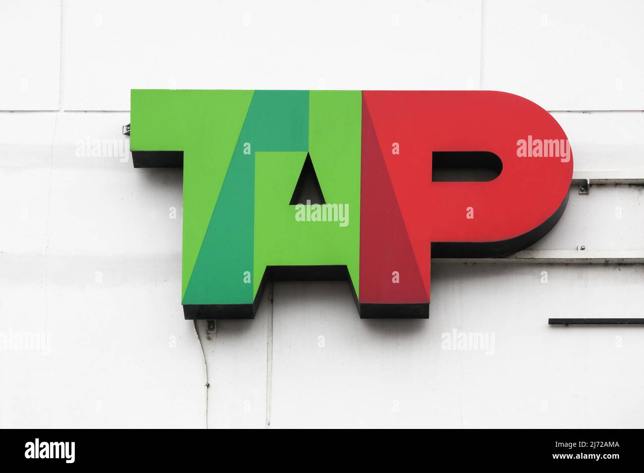 Tap air portugal logo hi-res stock photography and images - Alamy