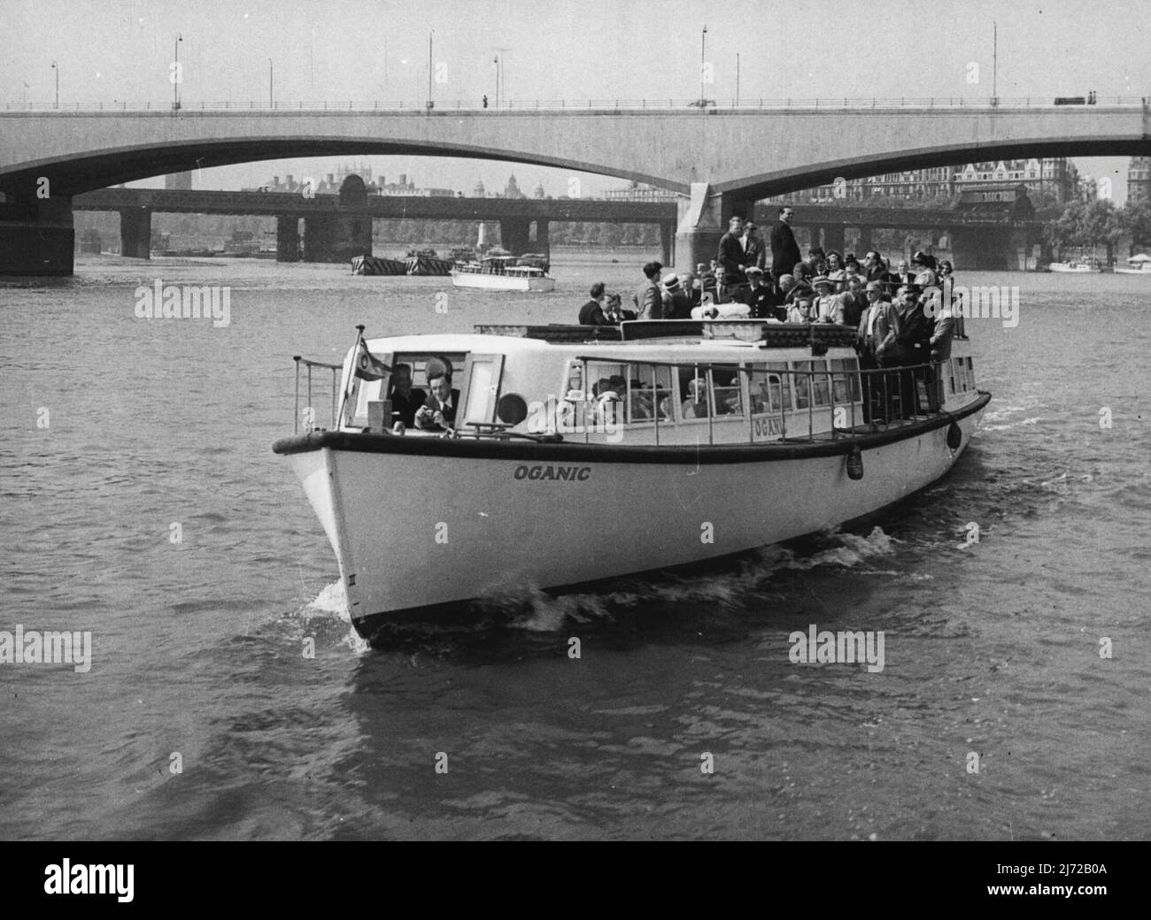 Every half hour hi-res stock photography and images - Alamy