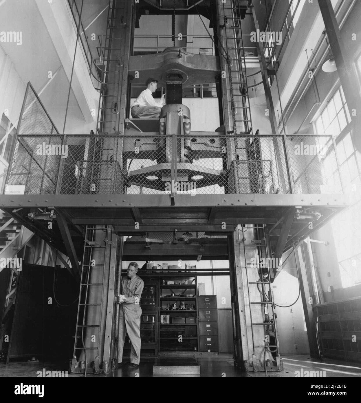 David Taylor Model Basin 600,000-pound Universal Testing Machine at the ...