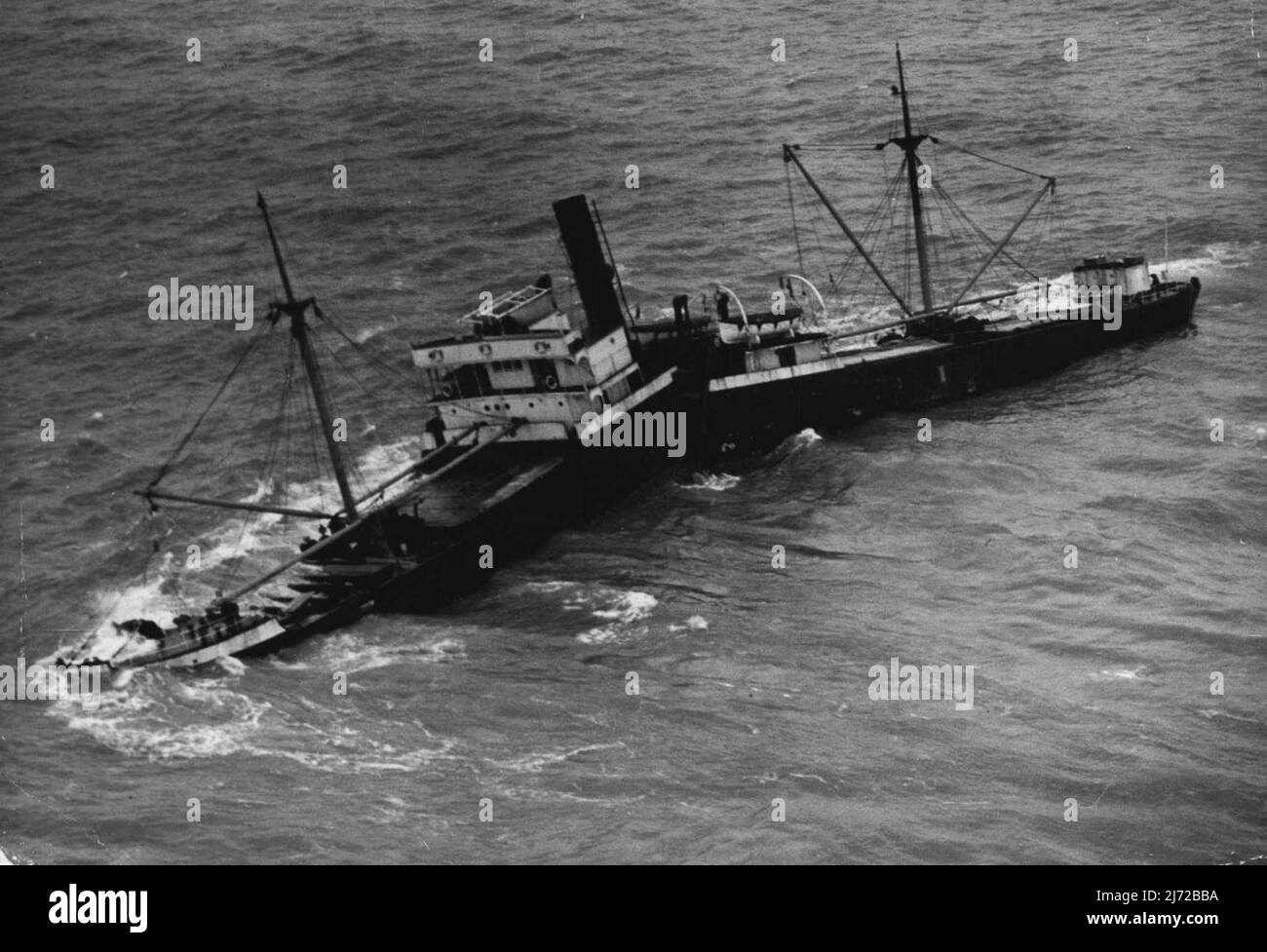 Historic ship wrecks hi-res stock photography and images - Alamy