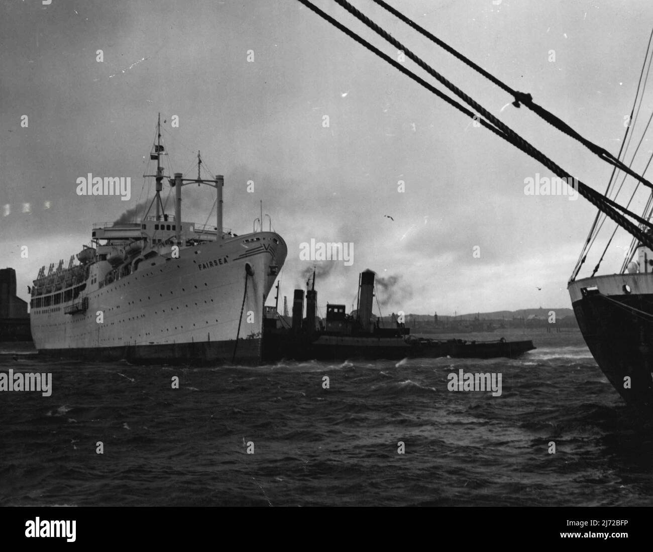 Midstream operation hi-res stock photography and images - Alamy