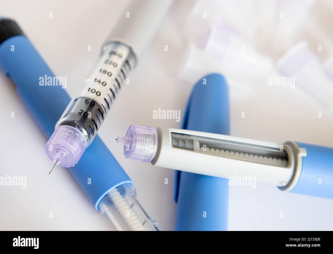 Injectable pen hi-res stock photography and images - Alamy