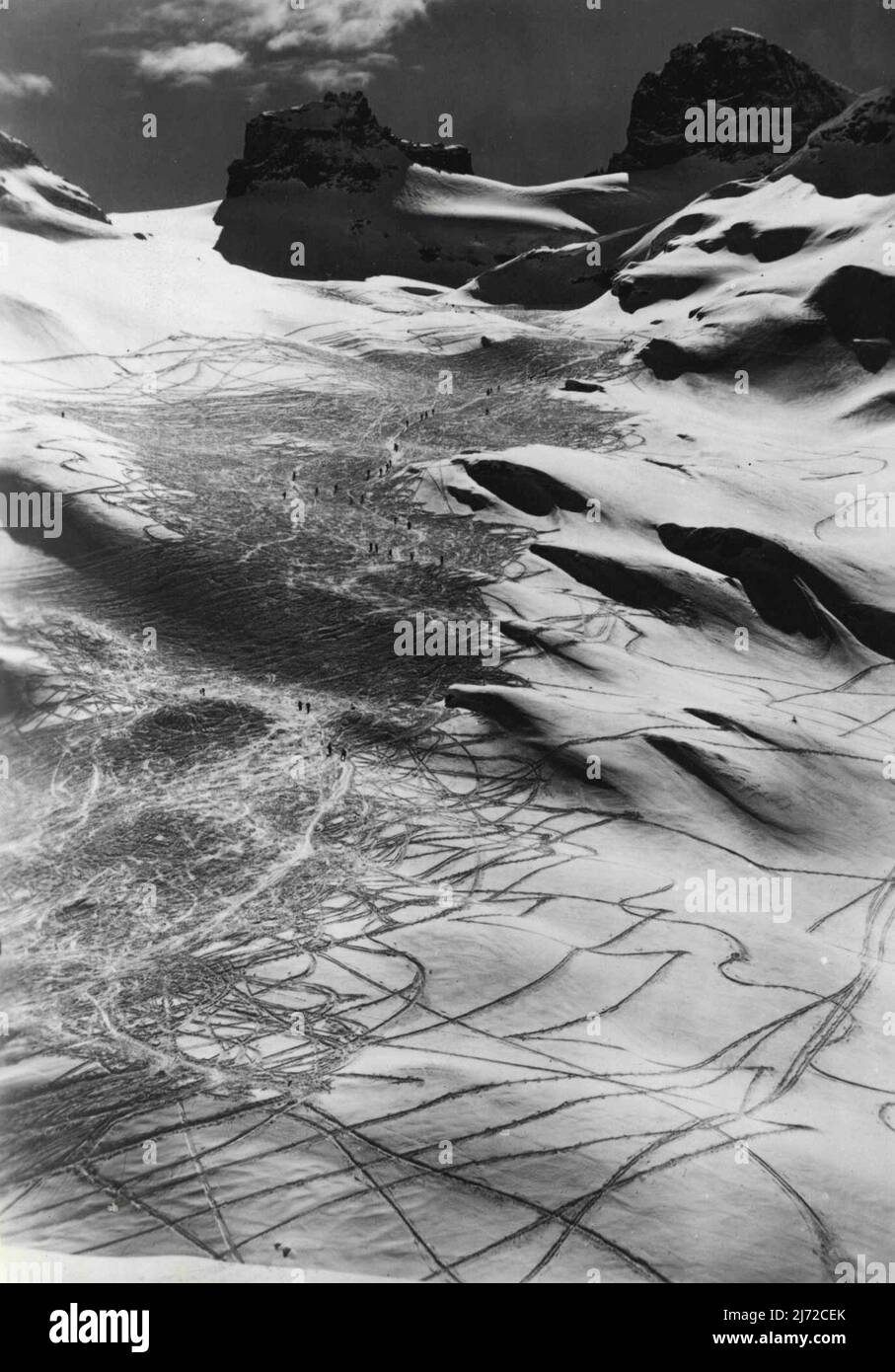 A splendid view on the famous Jochpass-slope in Engelberg, Switzerland ...