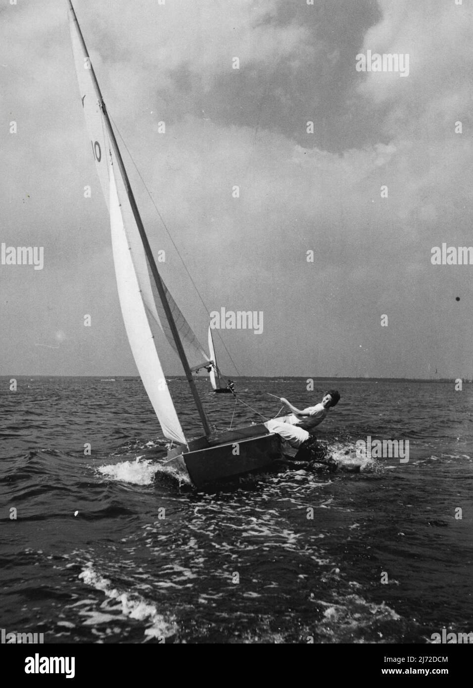Vintage black and white sail boat hi-res stock photography and images ...