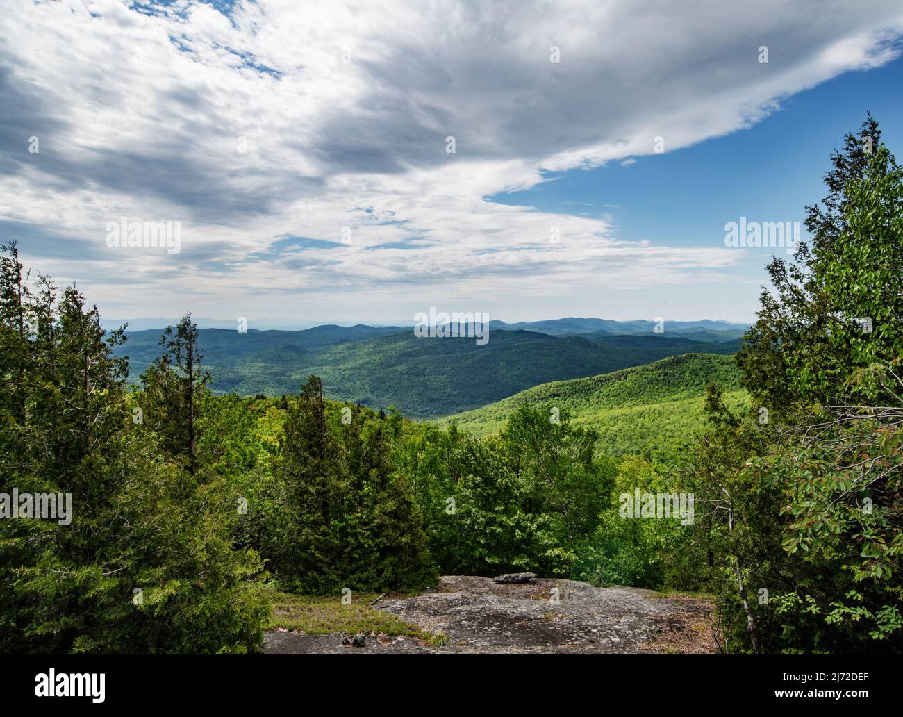 High peaks adirondacks summer hi-res stock photography and images - Alamy