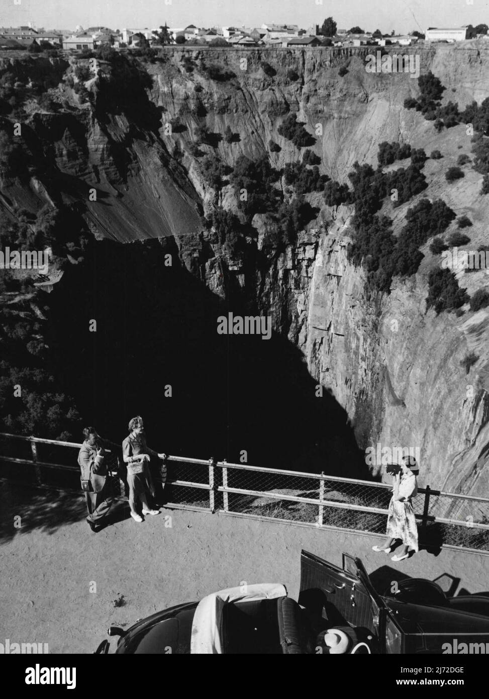 The Big Hole, Kimberley, South Africa - Kimberley, famous diamond ...