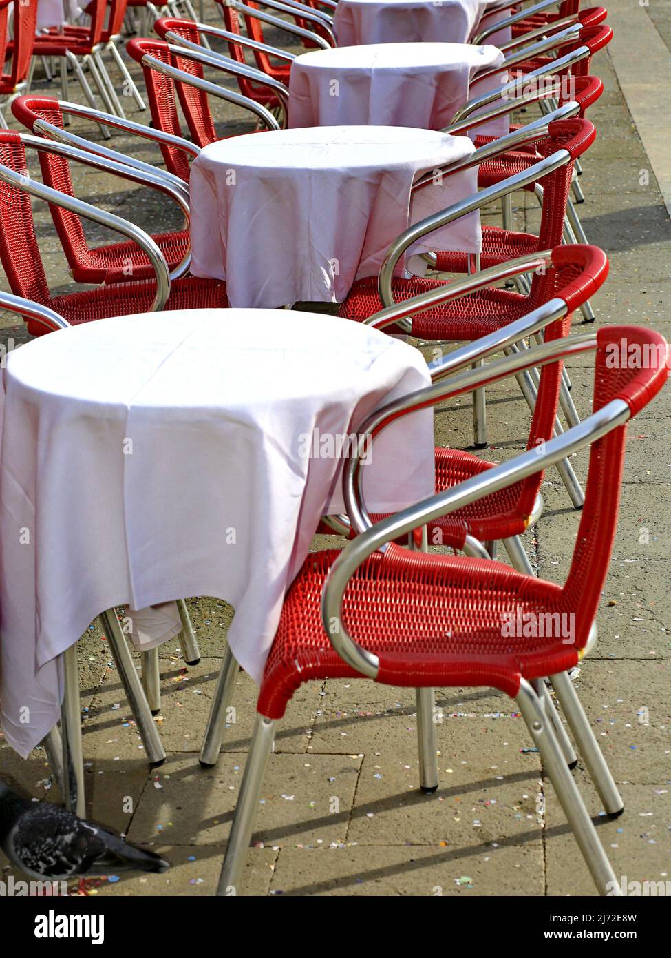 Alfresco lunch rome hi-res stock photography and images - Alamy