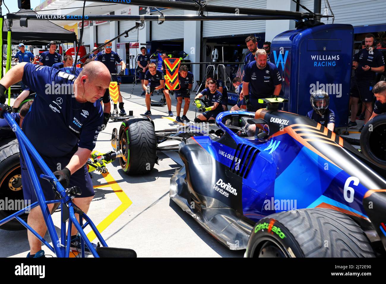 Miami, Florida, USA, 05/05/2022, Williams Racing practices a pit stop ...