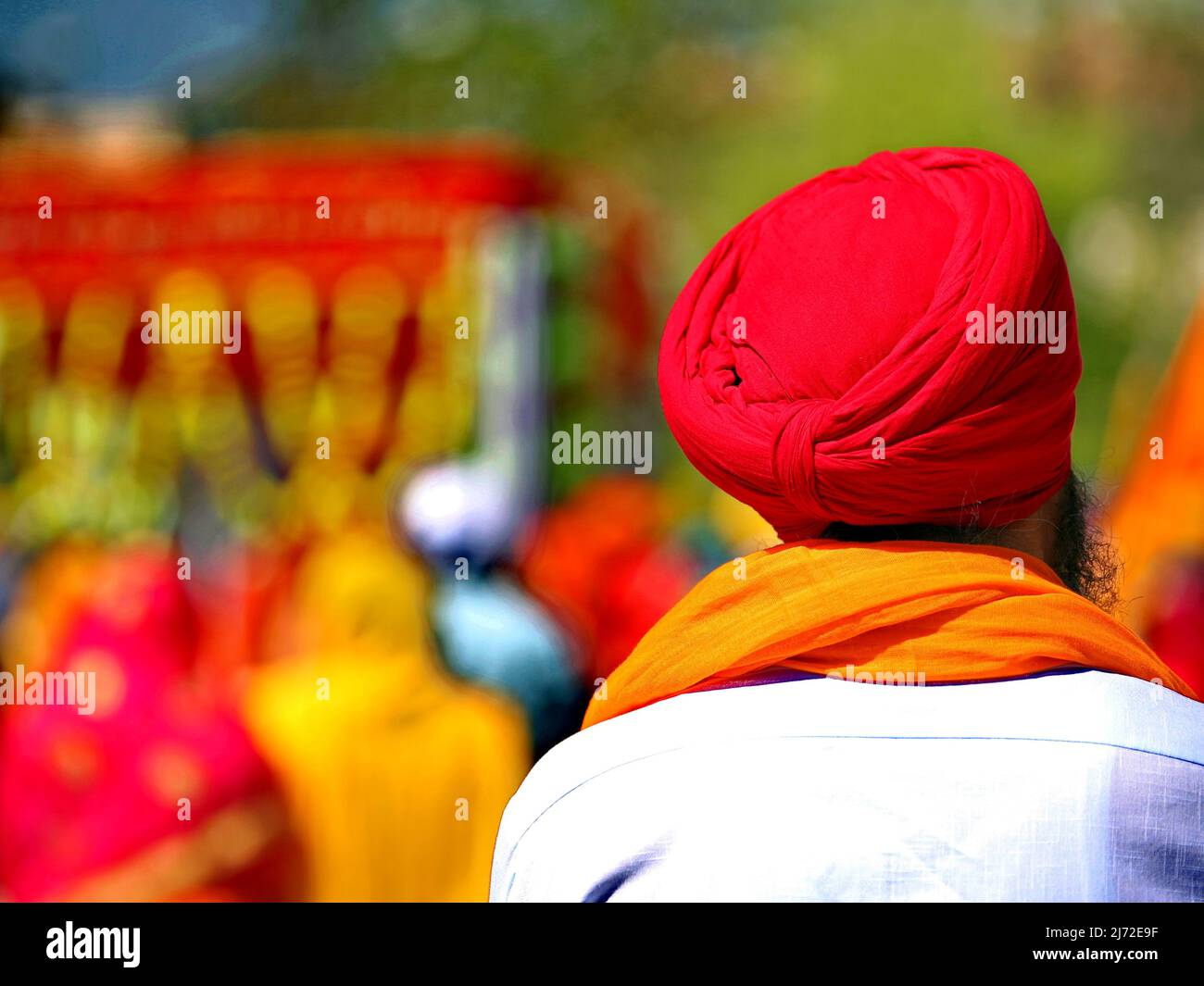 red turban worn by a bearded man of Sikh religion Stock Photo - Alamy