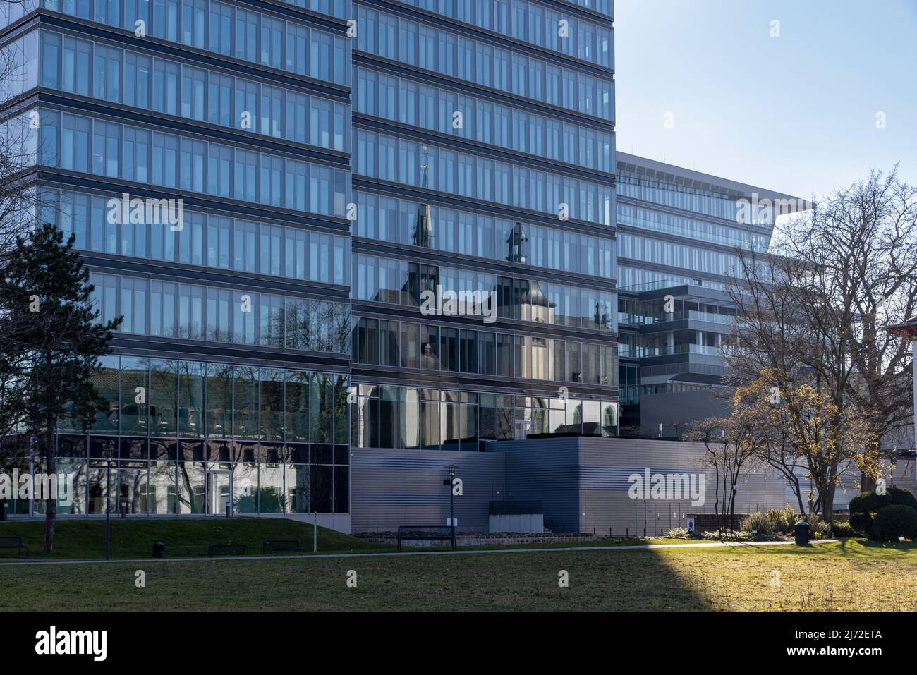 Modern Lanxess headquarters building in Cologne spring skyline Stock ...