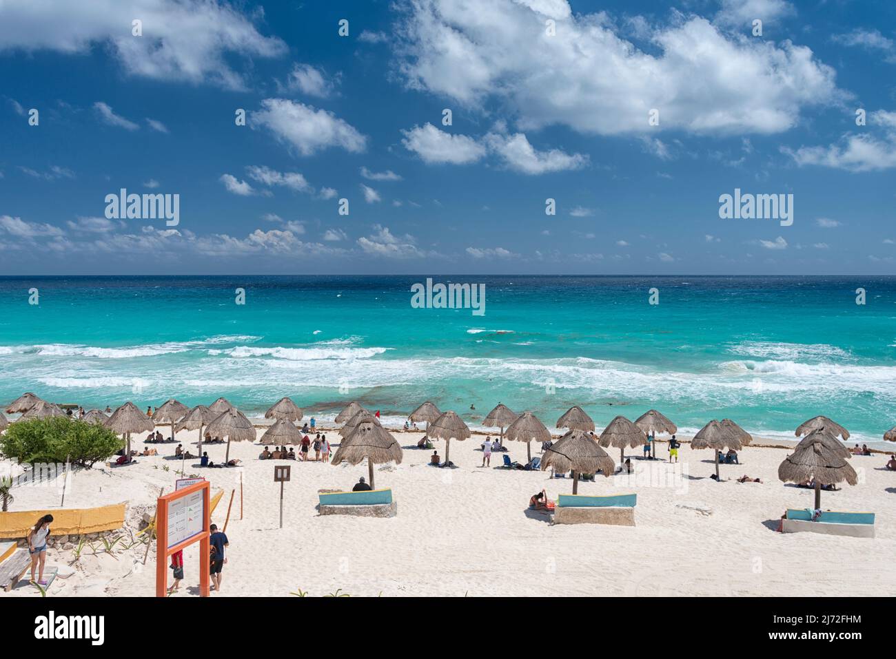 Playa Delfines - Dolphin Beach Cancun Stock Photo - Alamy