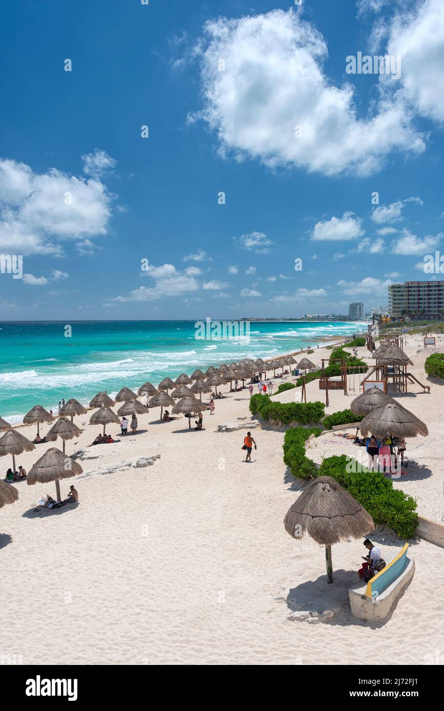 Playa Delfines - Dolphin Beach Cancun Stock Photo - Alamy