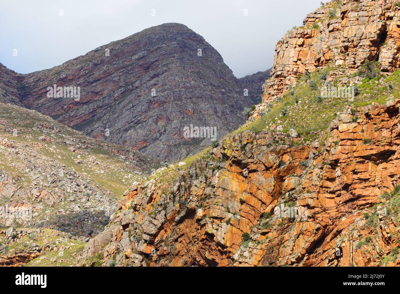 Horizontal rock layers hi-res stock photography and images - Alamy